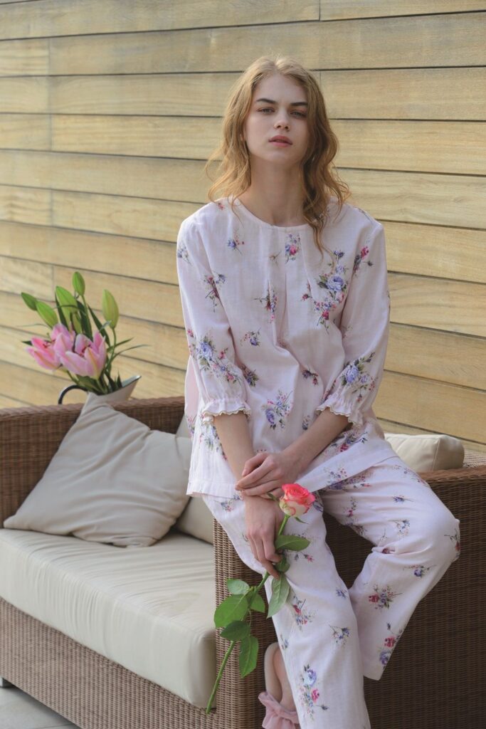 ダブルガーゼ ナイティー | ショップニュース | VIORO（ヴィオロ）